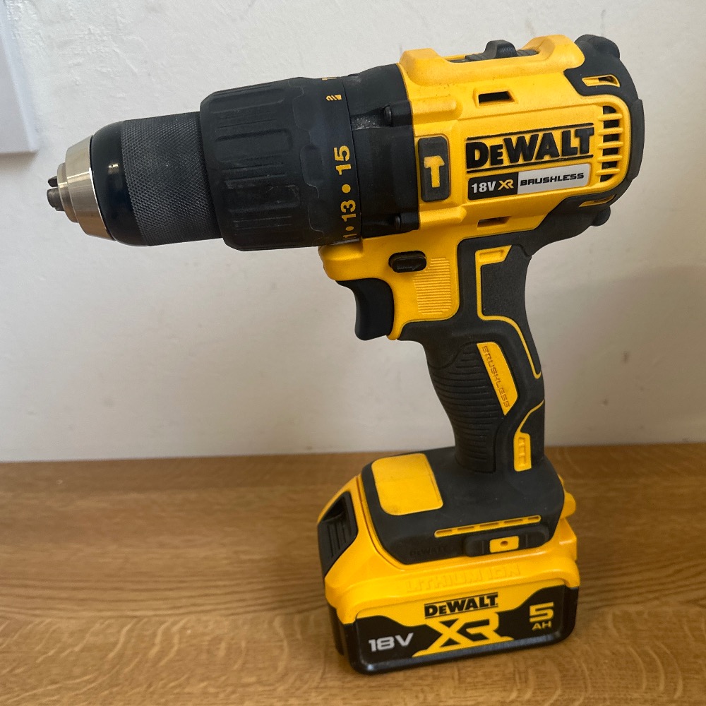 Pre-owned Dewalt dewalt dcd 778 brushless motor drill - Own4Less